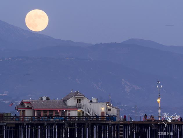 Moonrise over Santa Barbara | Photo of the Day | Noozhawk