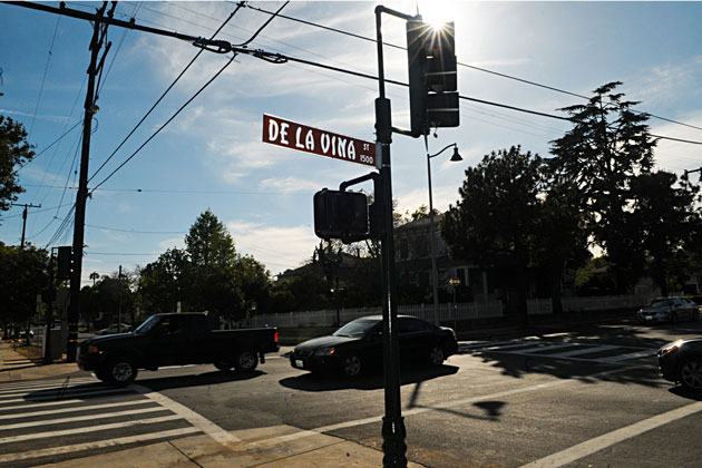 City of Santa Barbara Installs Stoplights at Intersection of De la Vina ...