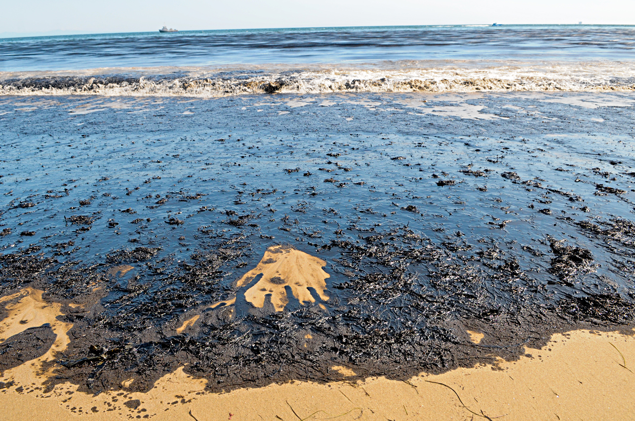 Massive Oil Spill Floods Refugio Beach, Surrounding Coastline | Media ...