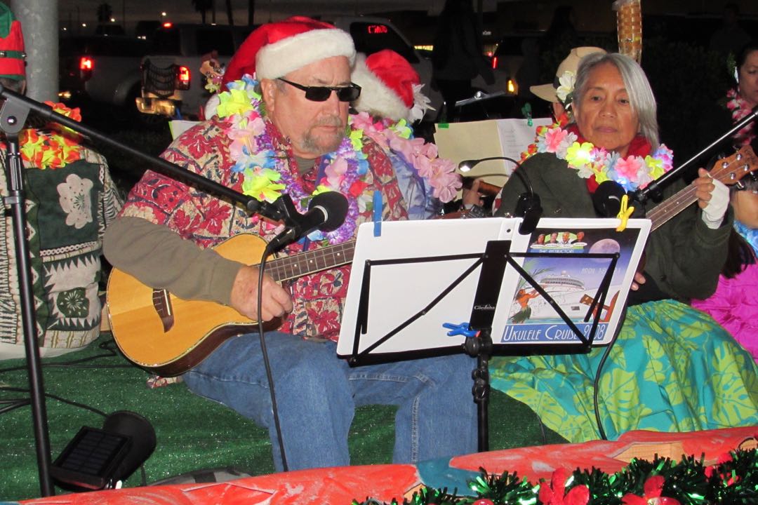 Santa Maria Christmas Parade Aglow with Lights | Media | Noozhawk