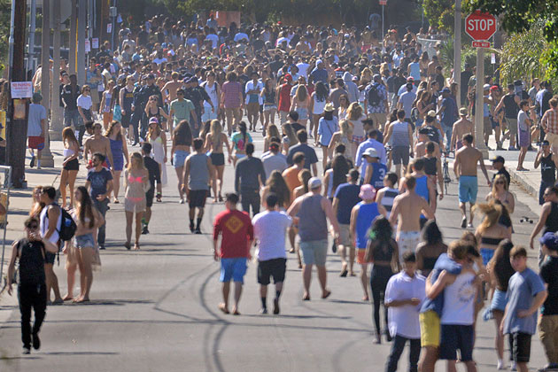 As Isla Vista Deltopia Looms, UCSB and Law Enforcement Cautiously ...