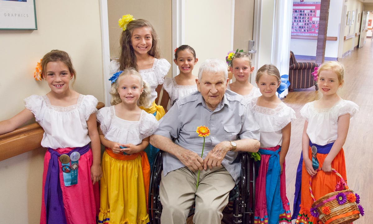 Flower Girls Spread Fiesta Cheer Around Santa Barbara | Noozhawk