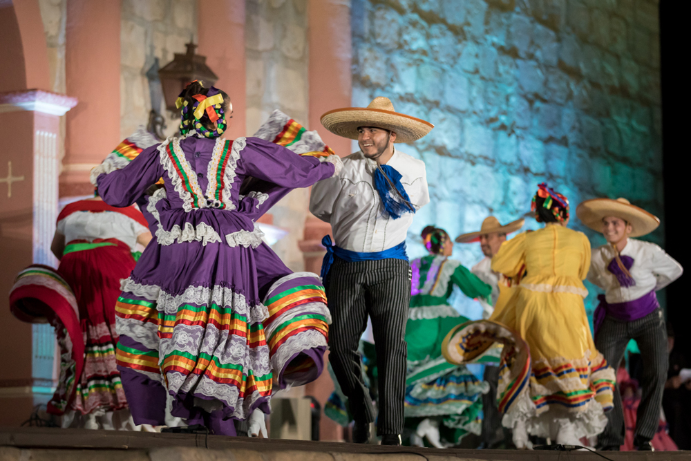Thousands Celebrate Start of Old Spanish Days With La Fiesta Pequeña at ...