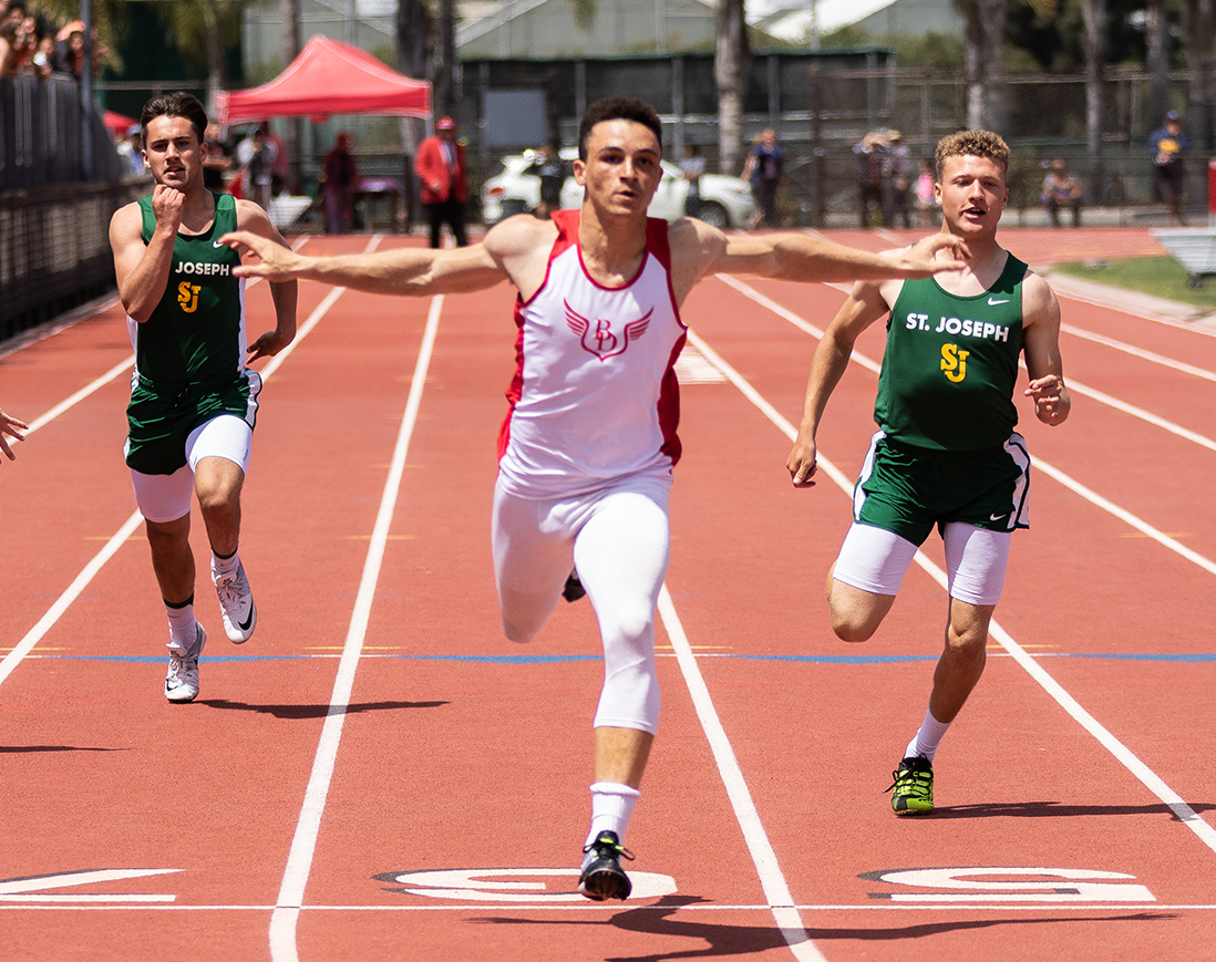 Isaiah Veal Makes Statement in Winning County Titles in 100, 200 ...