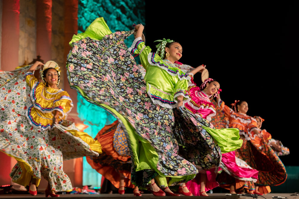 La Fiesta Pequeña Kicks Off Old Spanish Days Celebration in Santa ...