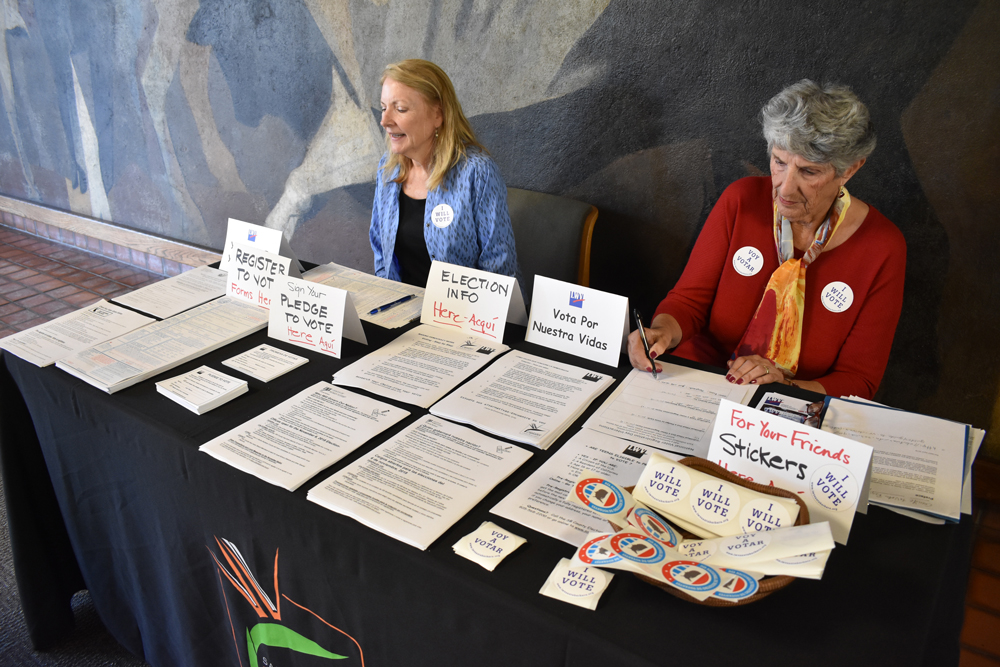 Santa Barbara Library, League of Women Voters Volunteers Help People ...