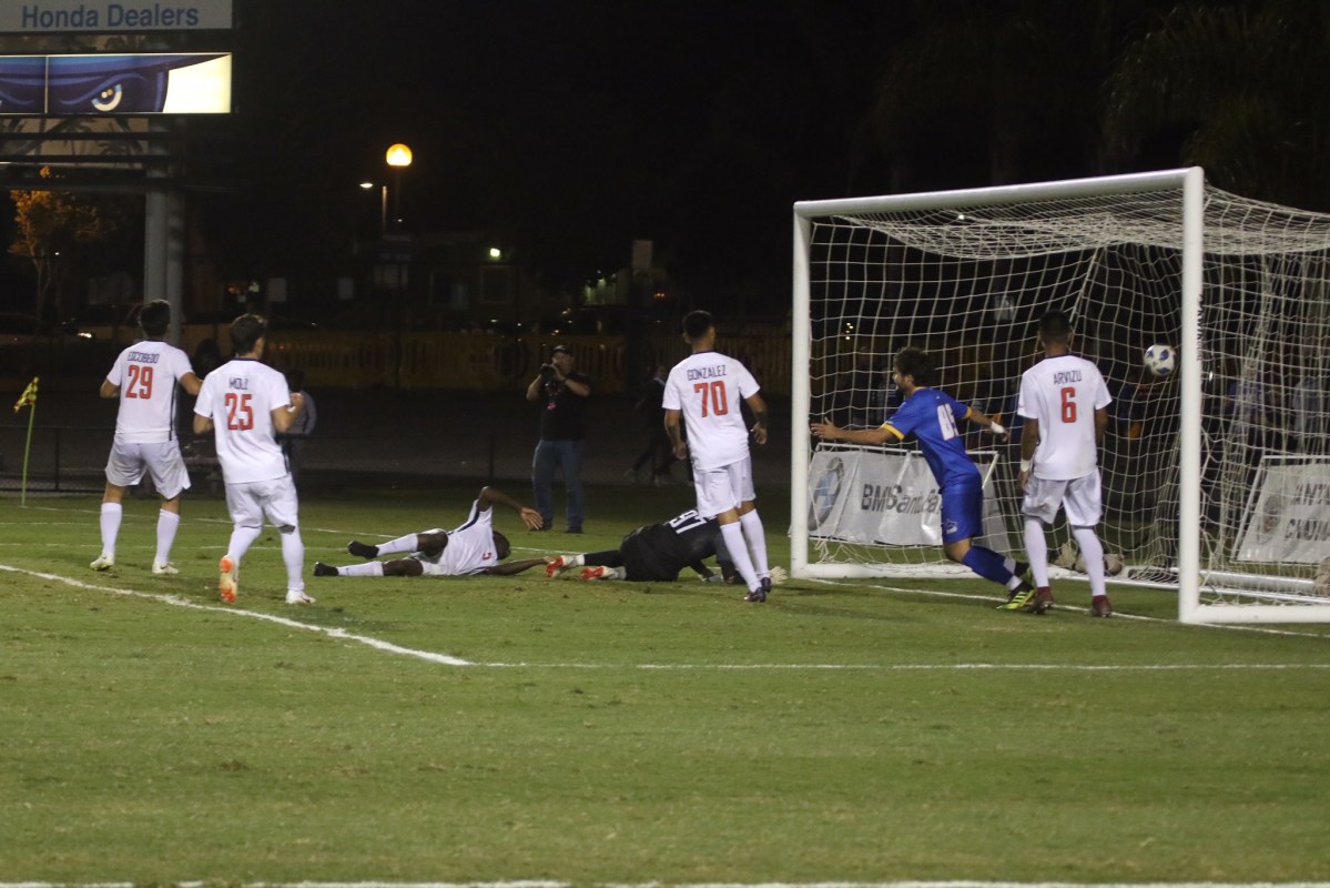 Noah Billingsley Gives UCSB a Golden Victory, 1-0 | Sports | Noozhawk