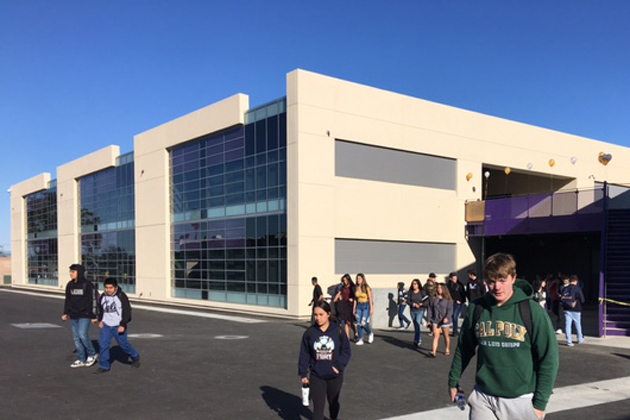 Righetti High School Students, Staff Start Moving Into New Classroom ...