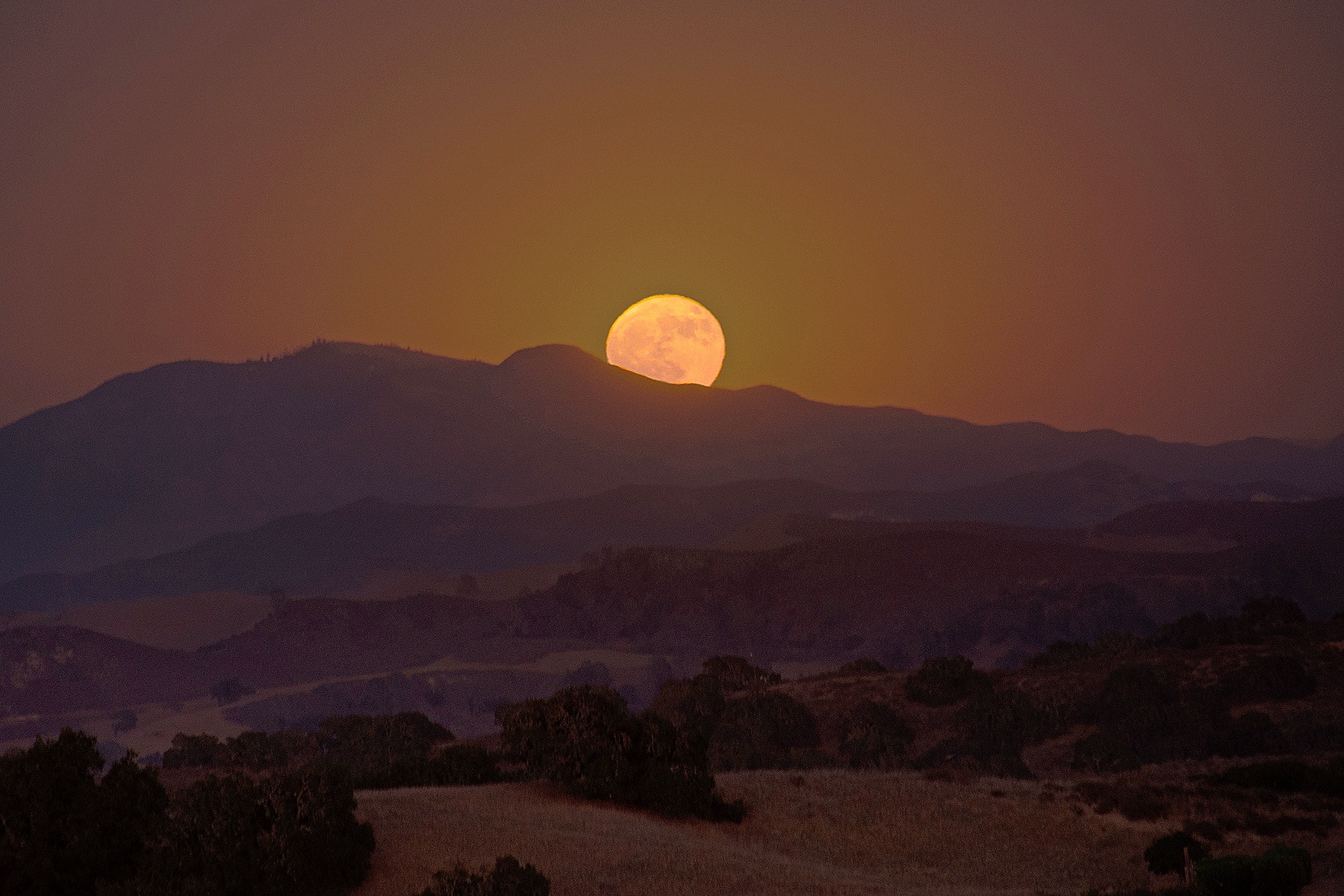Moon Rising Over the San Rafael Mountains | Photo of the Day | Noozhawk