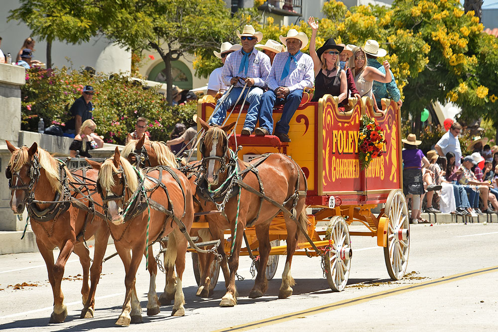 Old Spanish Days Celebration Continues With Fiesta Historical Parade ...