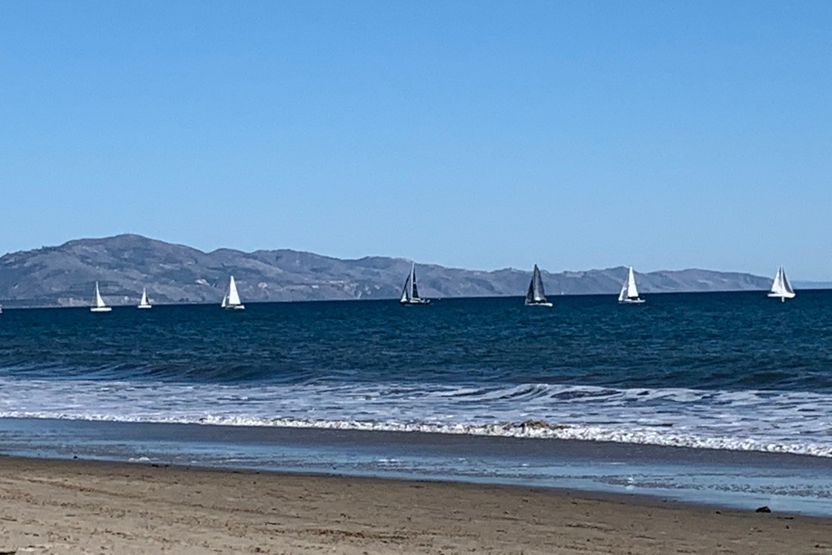 Sailboats Off Leadbetter Beach | Photo of the Day | Noozhawk