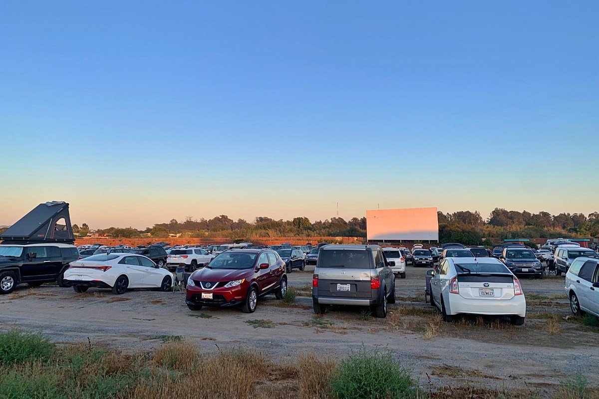 Twilight at the Drive-In | Photo of the Day | Noozhawk