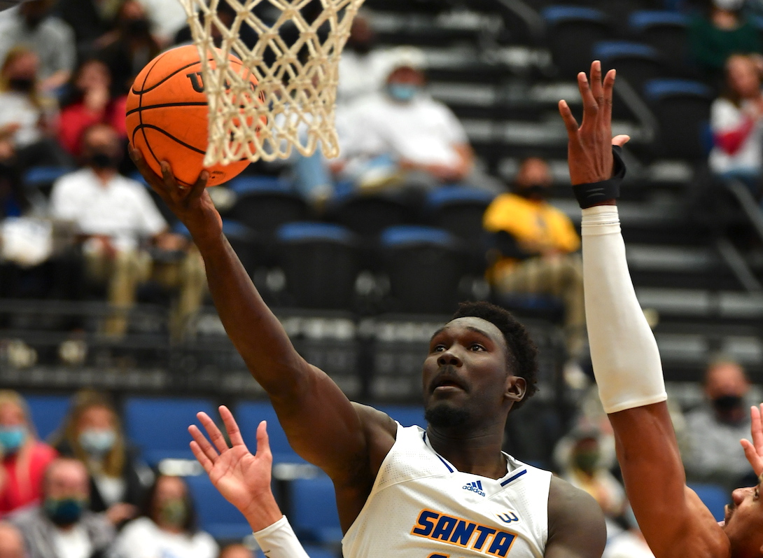 Saint Mary’s on Guard in Basketball Victory Over Visiting UCSB | Sports ...