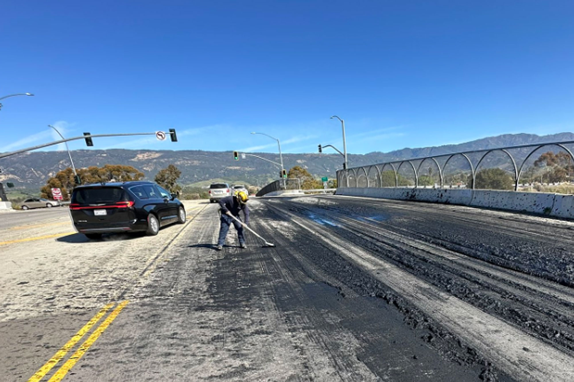 Biosolids Spill Snarls Traffic on Highway 101 Overpass in Goleta ...