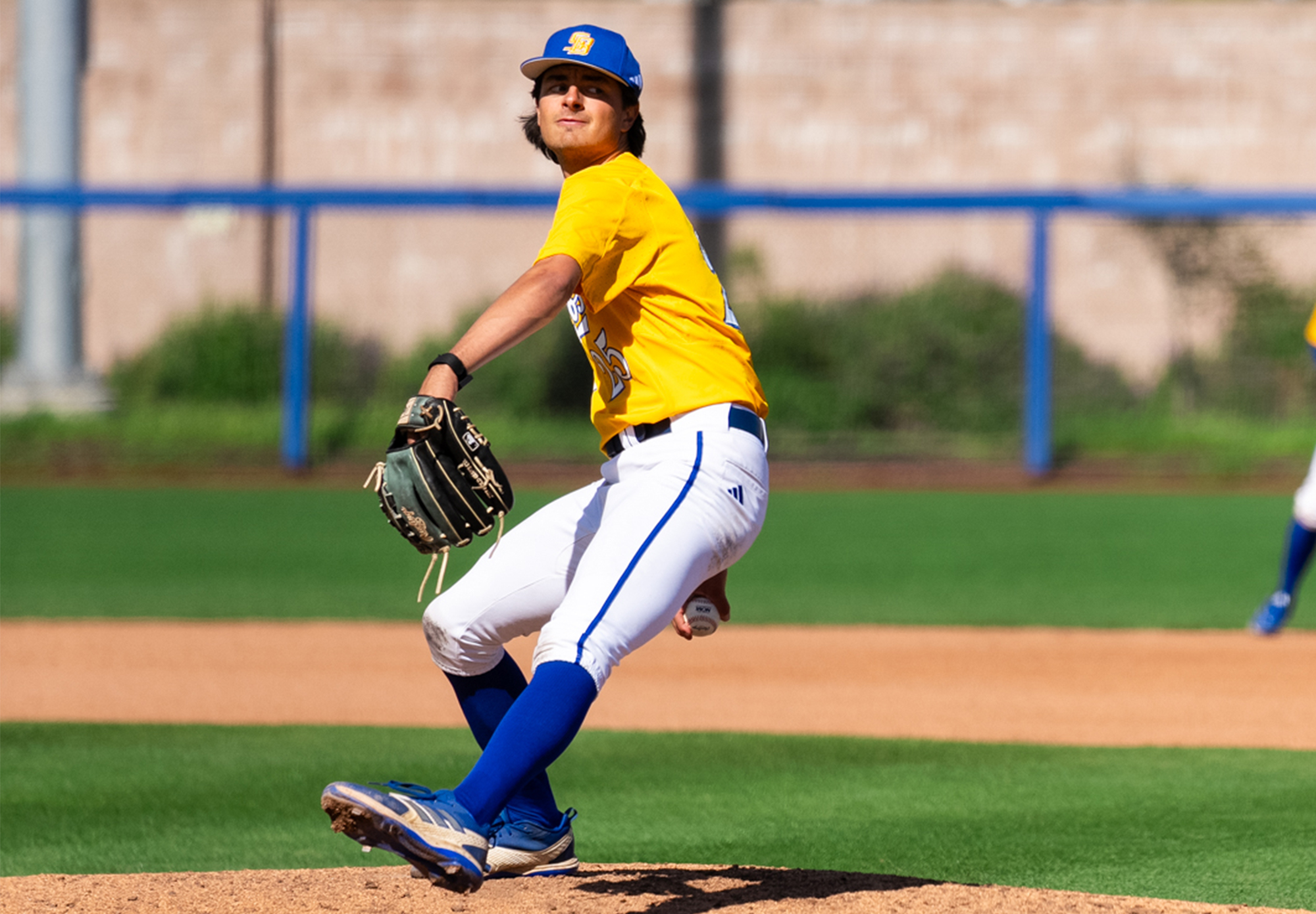 UCSB Baseball Defeats Hawai’i 6-2 to Complete Sweep, Remain Undefeated ...