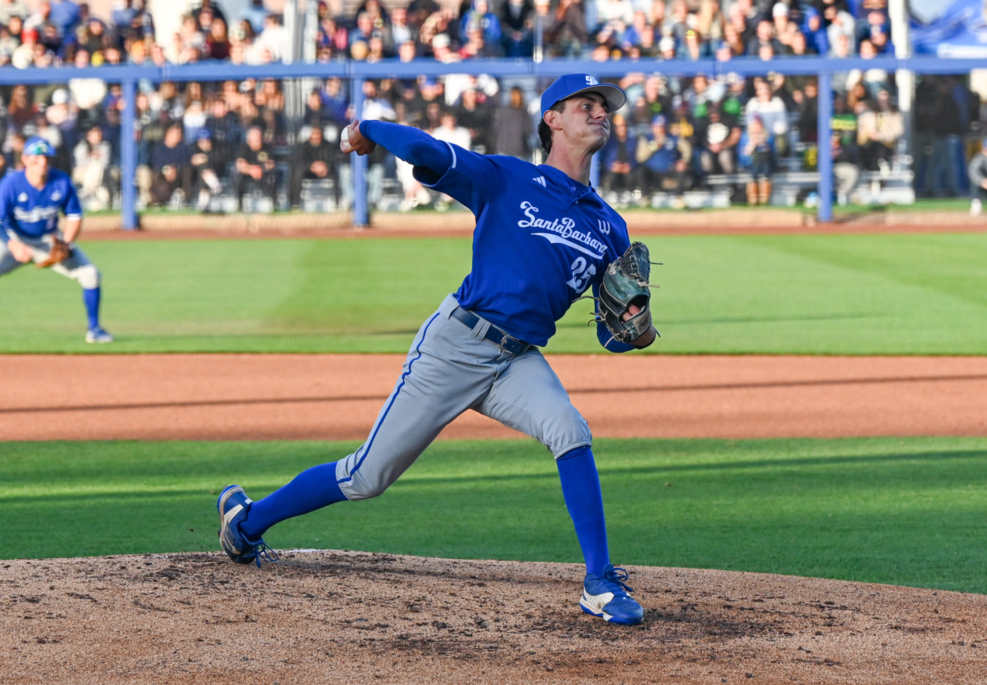 UCSB Baseball Drops Pitcher's Duel with Oregon, 2-1, Will Play San ...