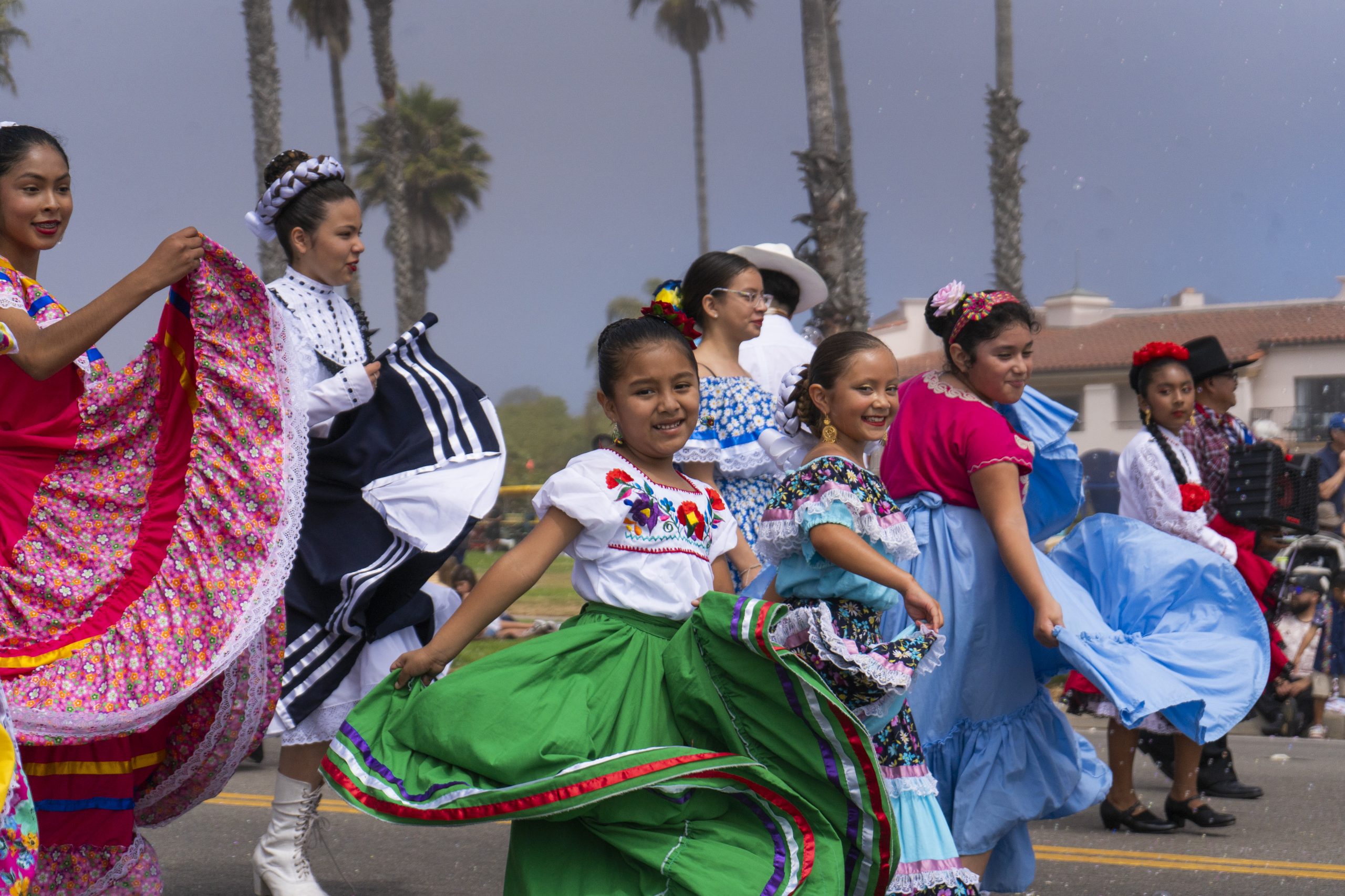 Fiesta Children’s Parade Brightens Santa Barbara Waterfront | Local ...