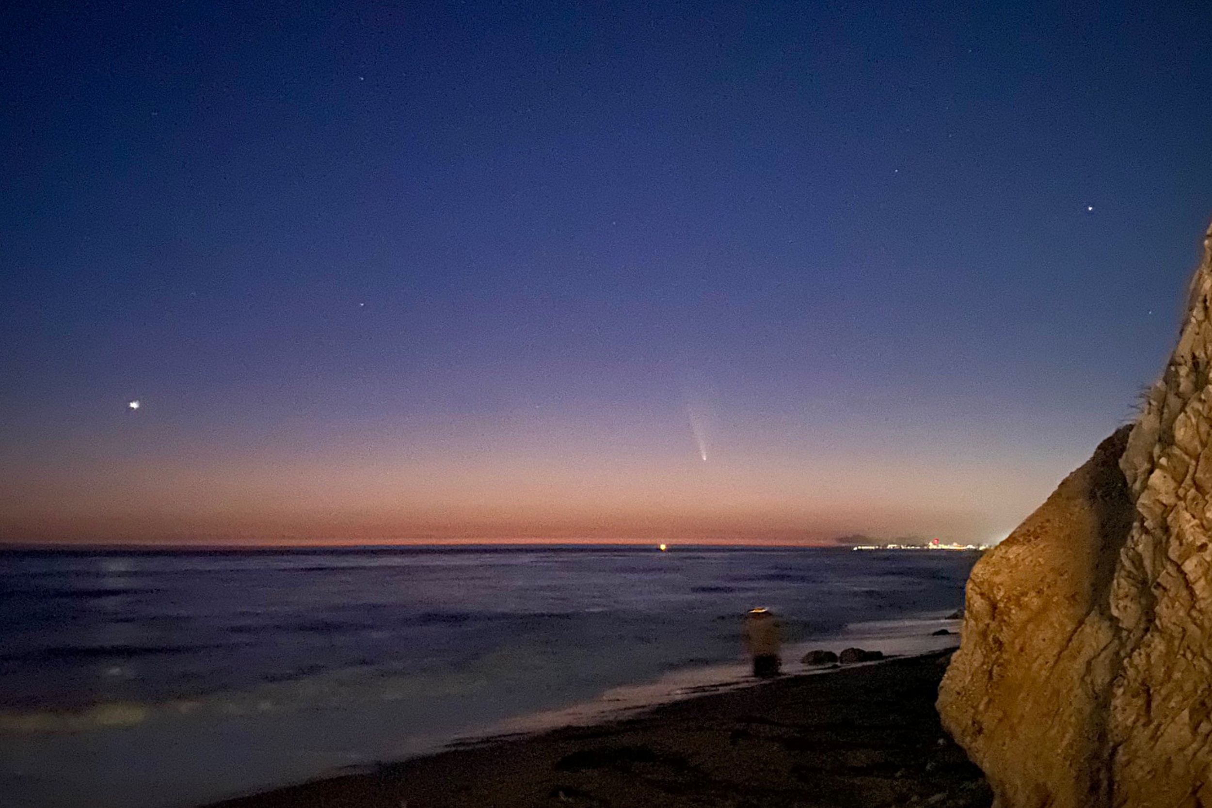 Comet Sighting | Photo of the Day | Noozhawk