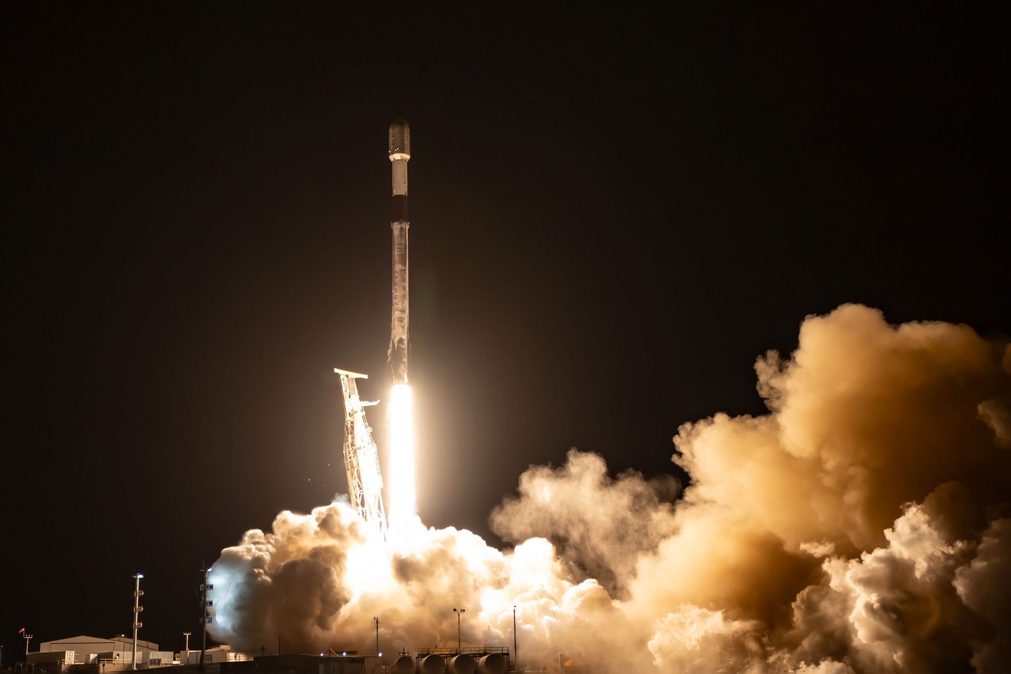 SpaceX Delivers OneWeb Satellites to Orbit from Vandenberg SFB | Local ...