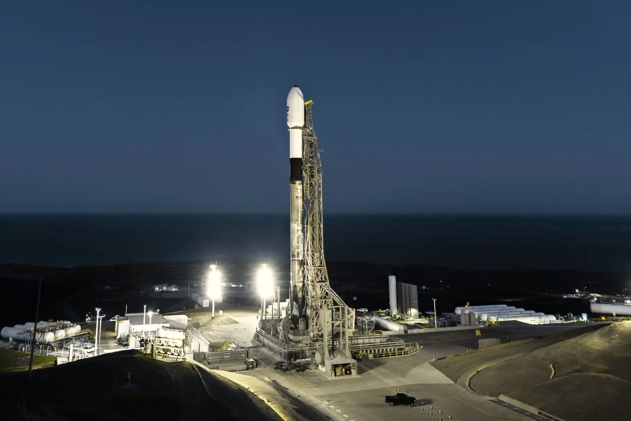 NASA, SpaceX Reset Launch, Landing for Monday Night at VSFB | Local ...