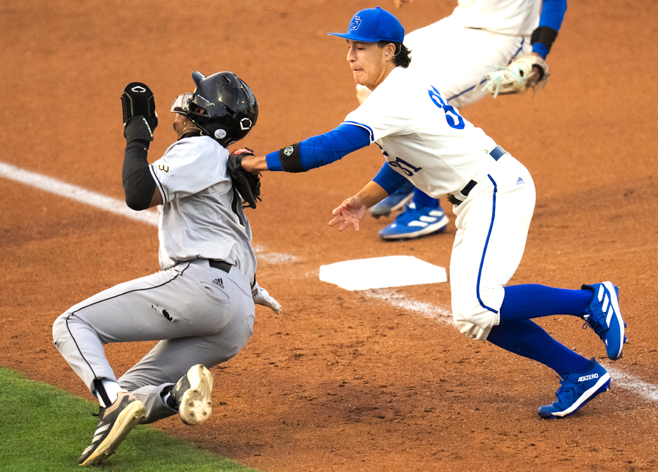 UCSB Baseball Drops Series Opener Against First-Place Cal Poly in 11 ...