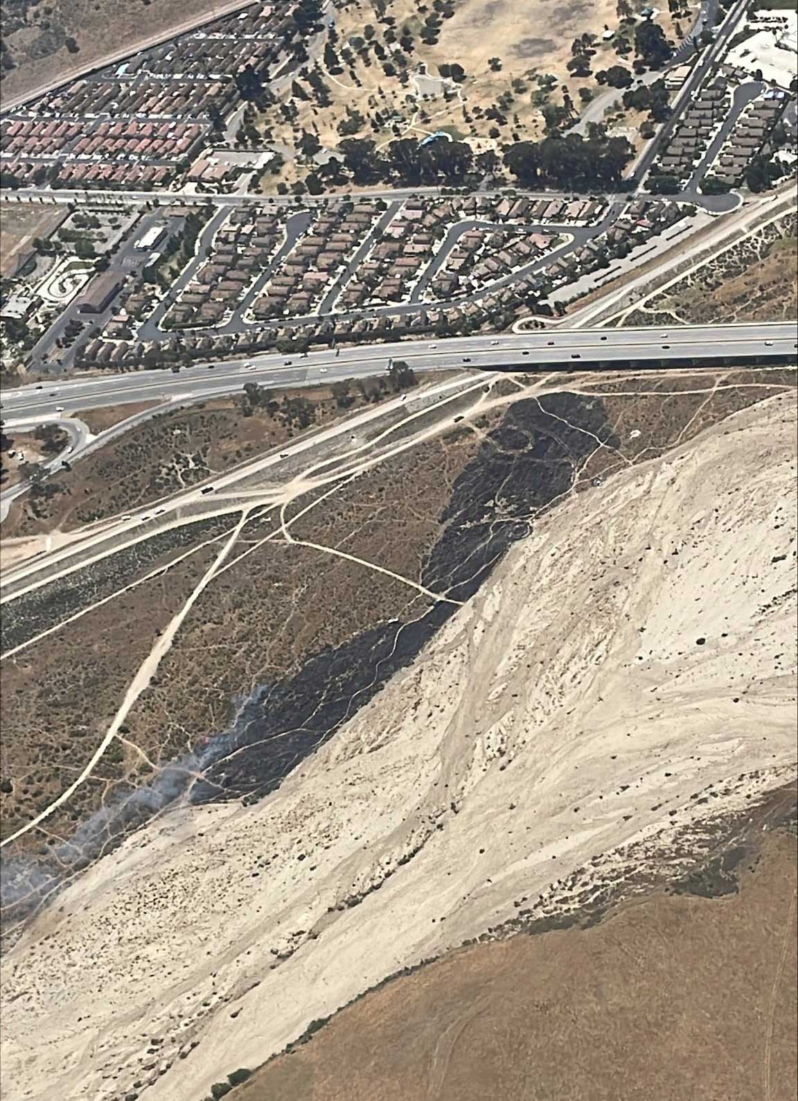 Crews Quickly Stop Fire in Santa Maria Riverbed | Local News | Noozhawk