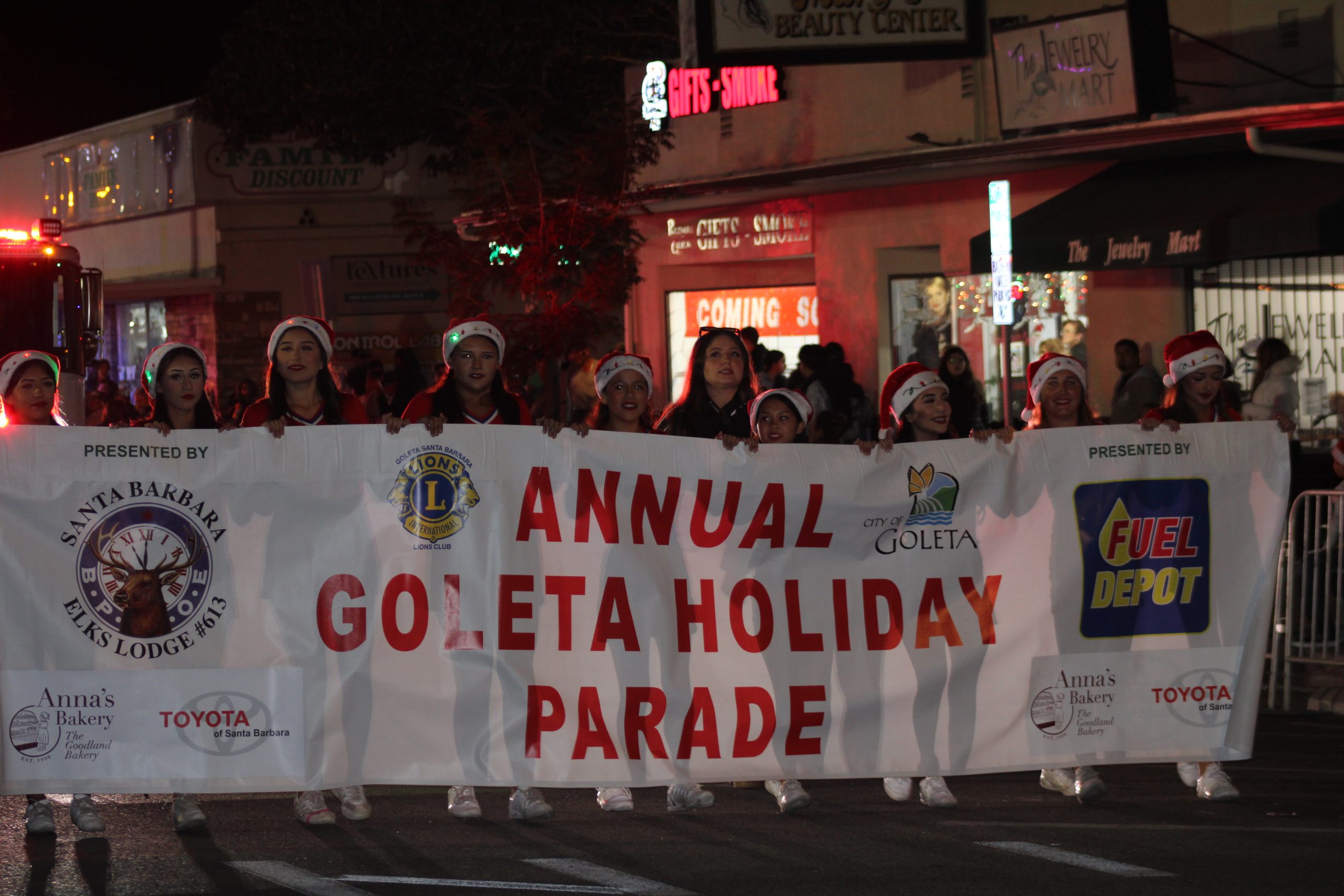 Old Town Goleta Kicks Off Holiday Season With Parade | Local News ...