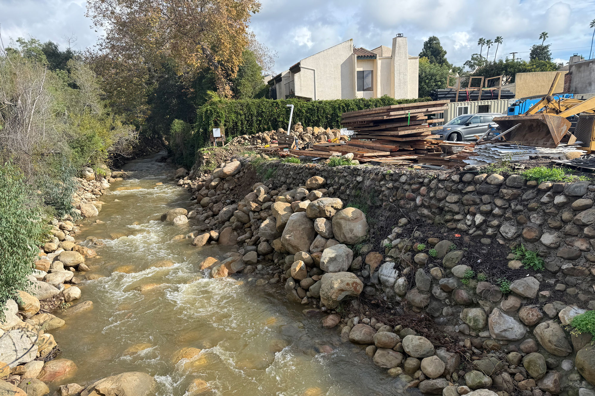 East Beach Still Closed to Public After Santa Barbara Sewage Spill ...