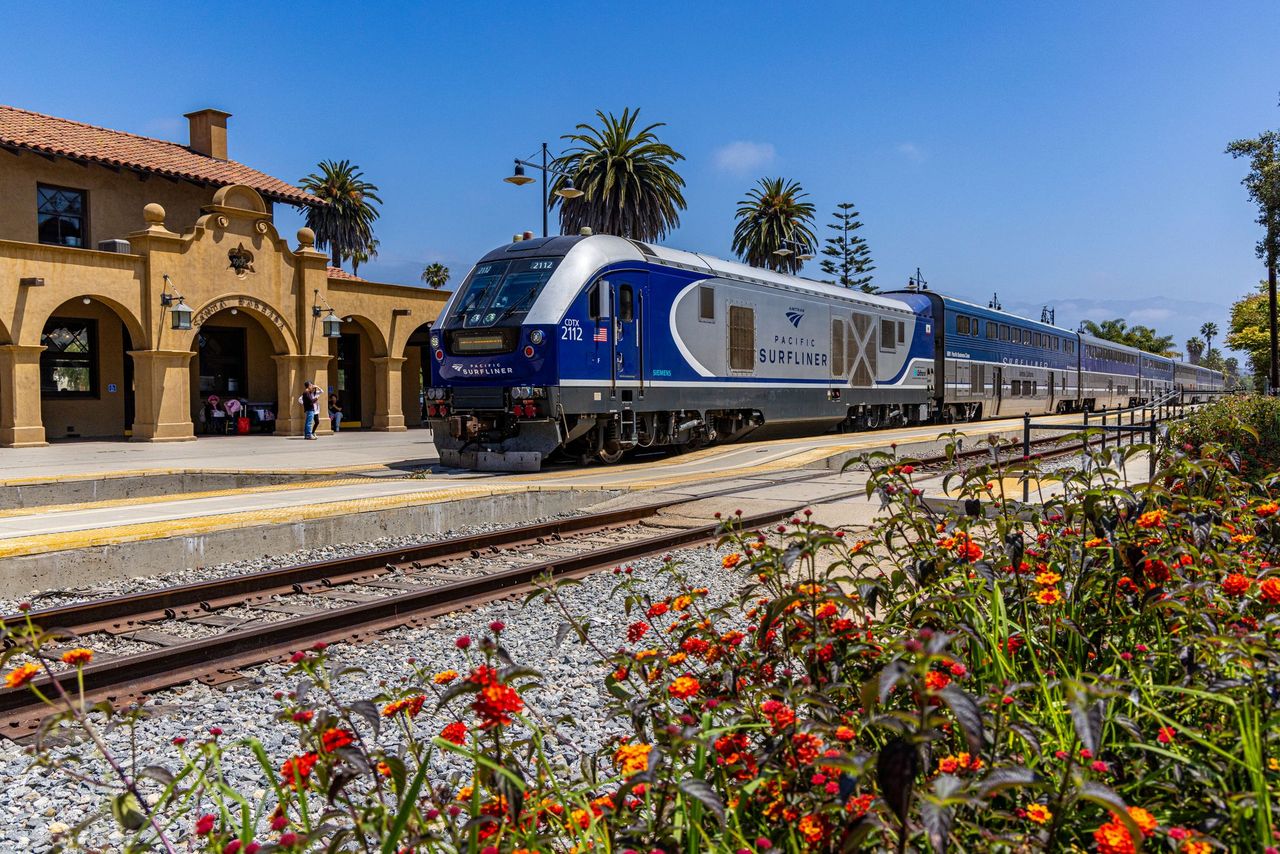 It’s Full Steam Ahead for New Daily Pacific Surfliner Commuter Train ...